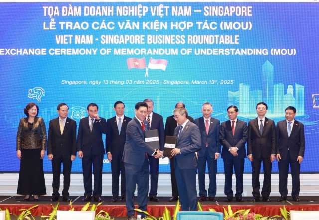 SATS, Vietnam Airlines sign MoU to develop air cargo terminal and ...